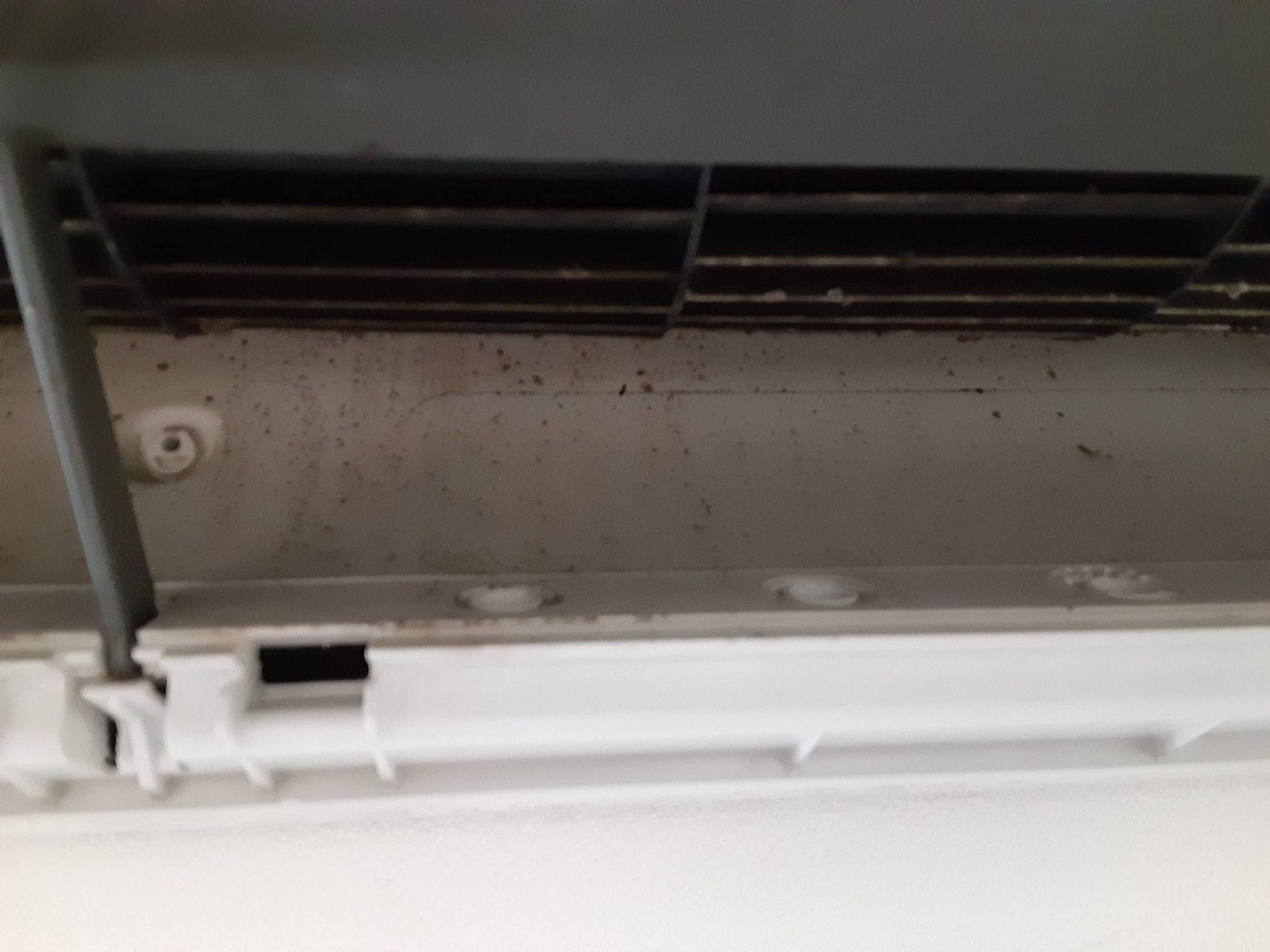 日立ルームエアコン白くまん（RAS-AJ28C）スタンダードタイプのエアコンクリーニングをしてきました。 | いい部屋おそうじPRO（福岡市・糸島市のハウスクリーニング）