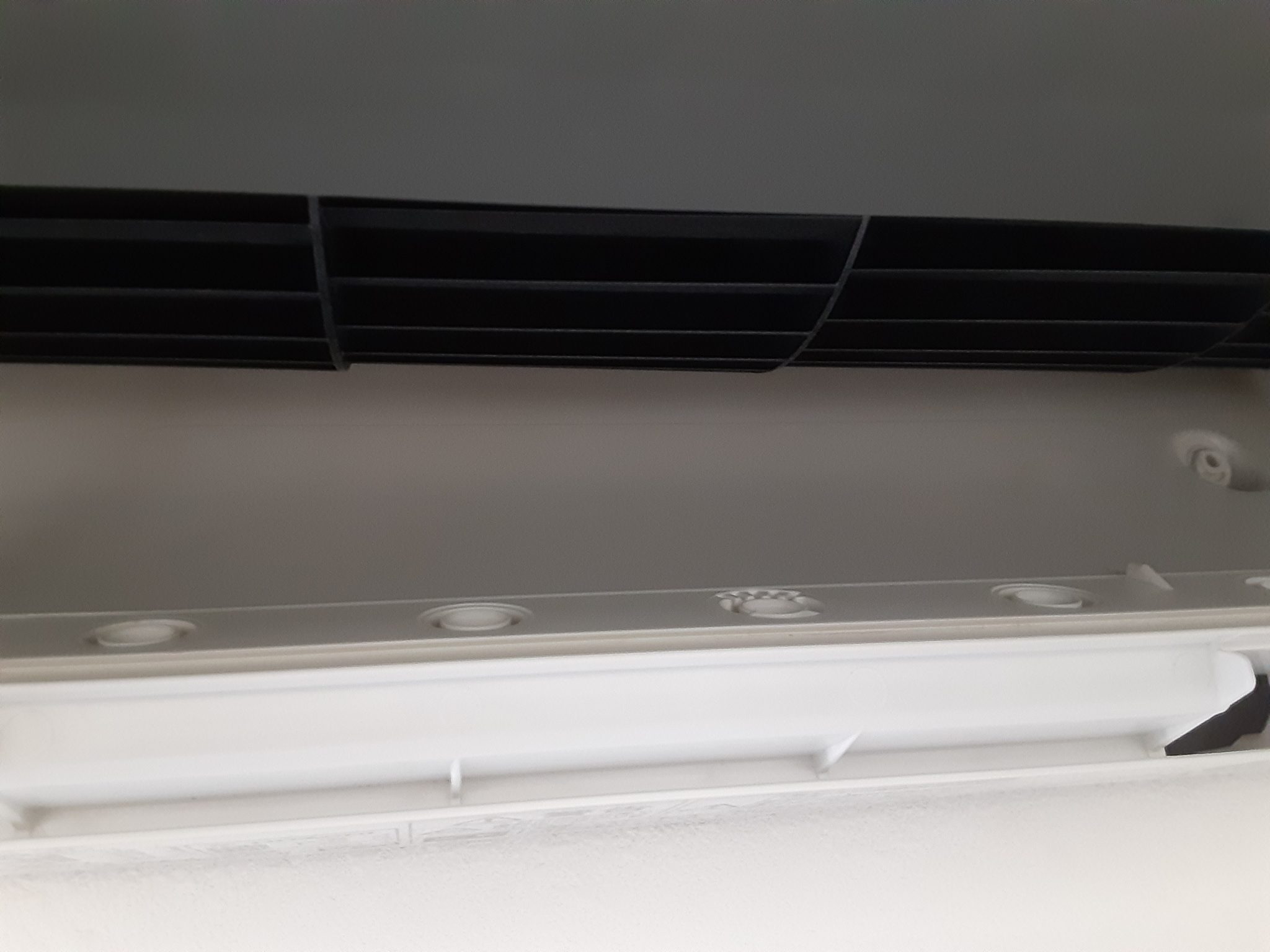 日立ルームエアコン白くまん（RAS-AJ28C）スタンダードタイプのエアコンクリーニングをしてきました。 | いい部屋おそうじPRO（福岡市・糸島市のハウスクリーニング）